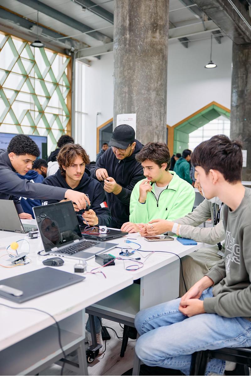 مدرسة الرفاع فيوز الدولية تطلق برنامج الروبوتات المتطورة بمشاركة 150 ...