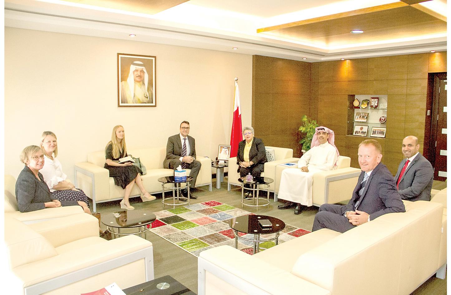 الوطنية لحقوق الإنسان تبحث التعاون مـع رئيـس البعثـة بالسفـارة