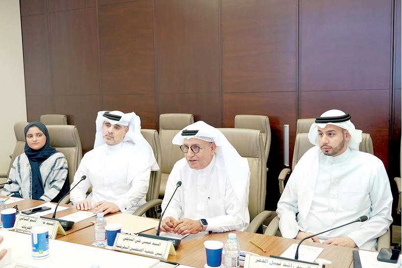 صحيفة الأيام البحرينية «خدمات النواب تلتقي مع «جمعية الصحفيين