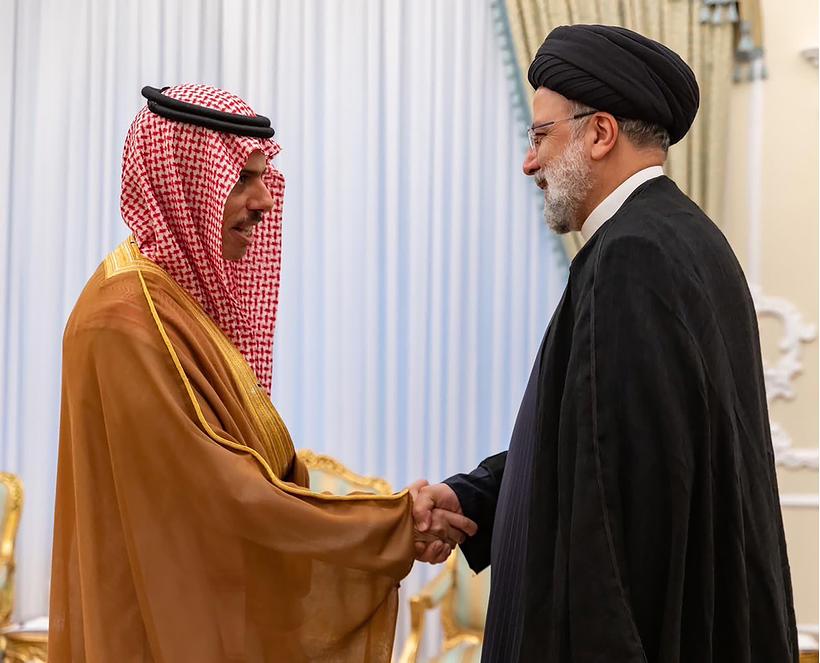 صحيفة الأيام البحرينية وزير الخارجية السعودي يلتقي الرئيس الإيراني