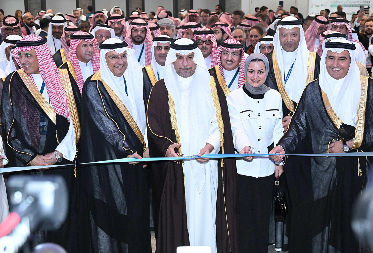 انطلاق «IDCE 2025» بـ 150 شركة وفرص استثمارية تتجاوز 100 مليار دولار ...